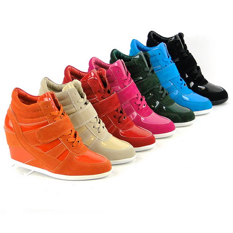 Sneakers mit absatz - Stil und Schönheit